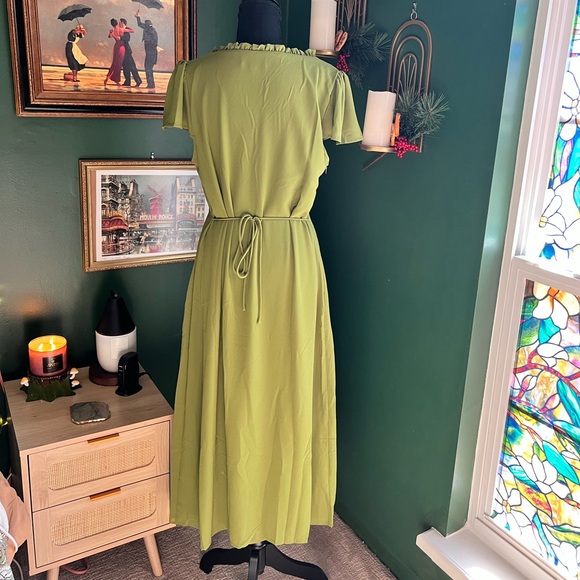Dresses | The Green Ruched Trim Poet Sleeve Midi Dress With Tie | Poshmark